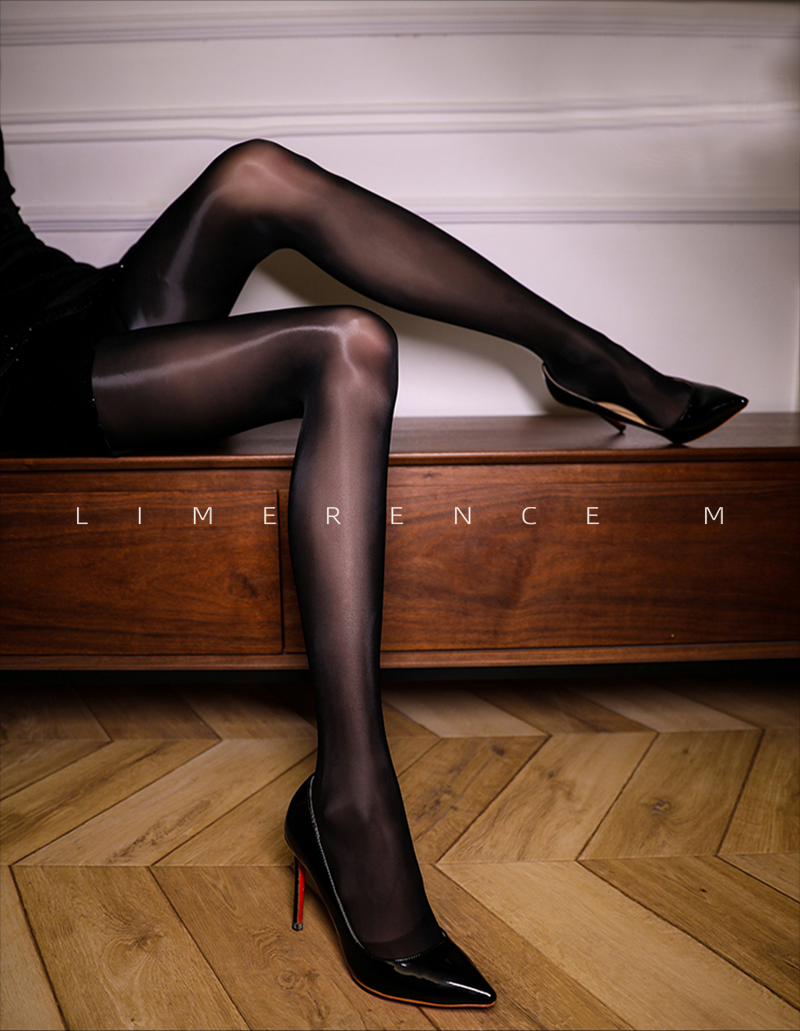 「DARK SILVER TIGHTS / 暗金」 – Limerence M